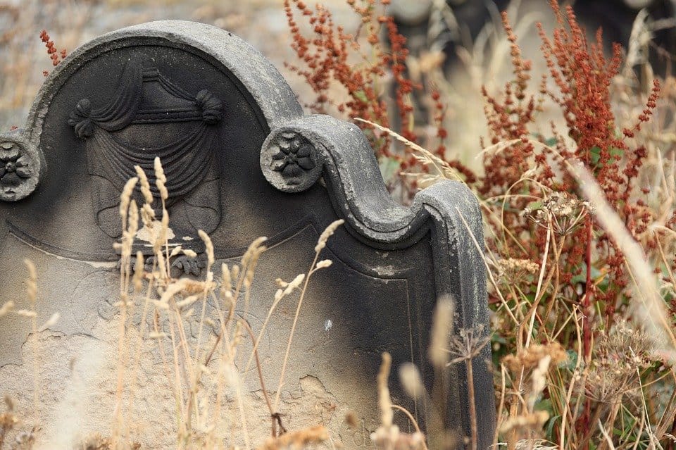 Collecting Graveyard Dirt: Working with the Dead